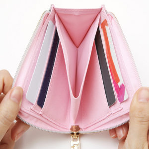moz Cowhide Compact Wallet BOOK baby pink | 付録ネット [発売日カレンダー]